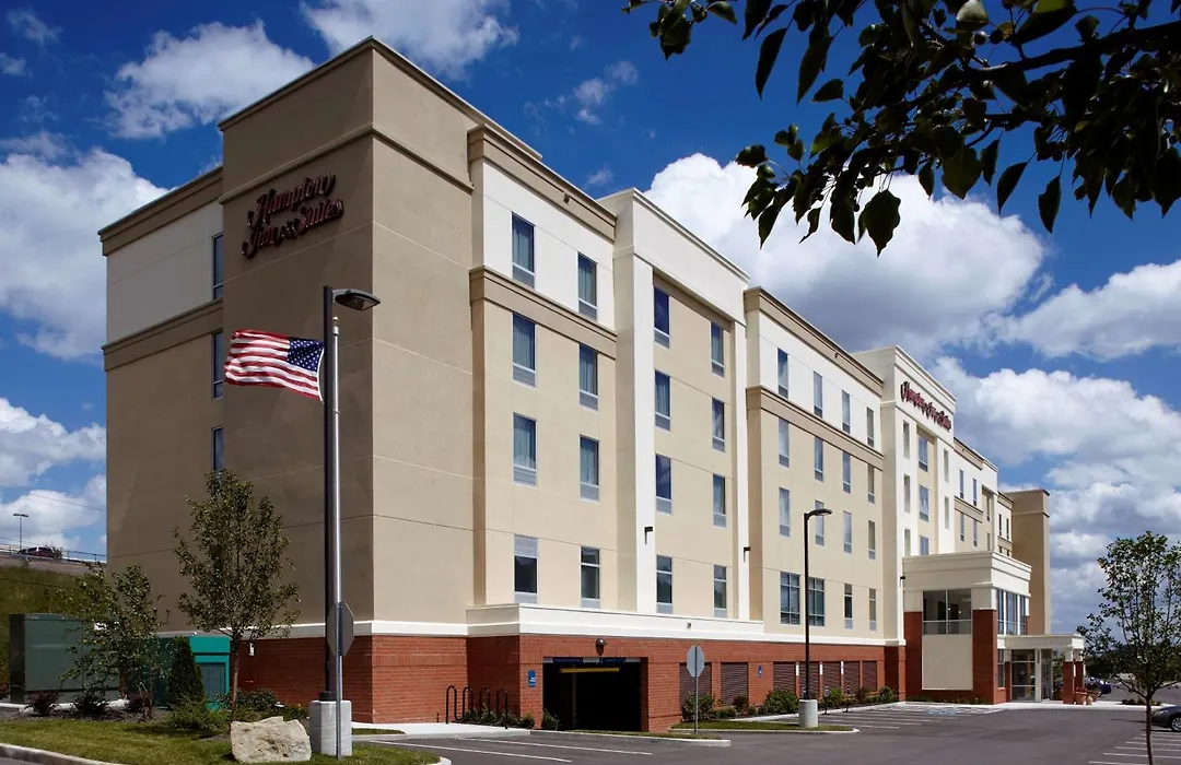 HAMPTON INN - SUITES PITTSBURGH-SETTLERS RIDGE PA PITTSBURGH, PA